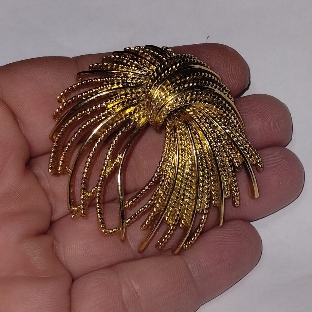 Vtg 1967 Monet Mirador Fireworks Swag Pin Brooch - Gem